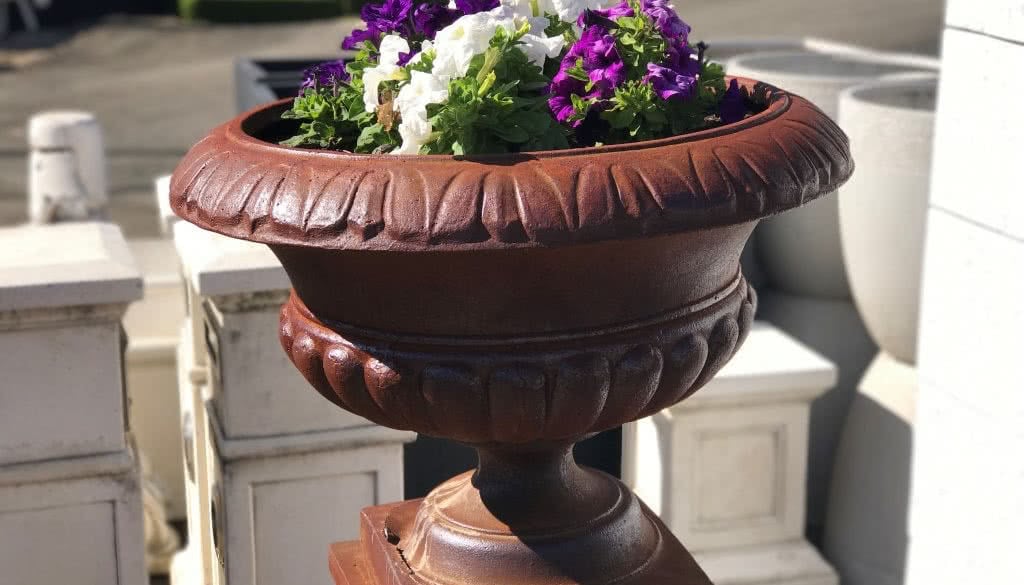 GRC-Light-weight-Pots-Urns-Troughs-Gallery-7-Medium1-1024x585