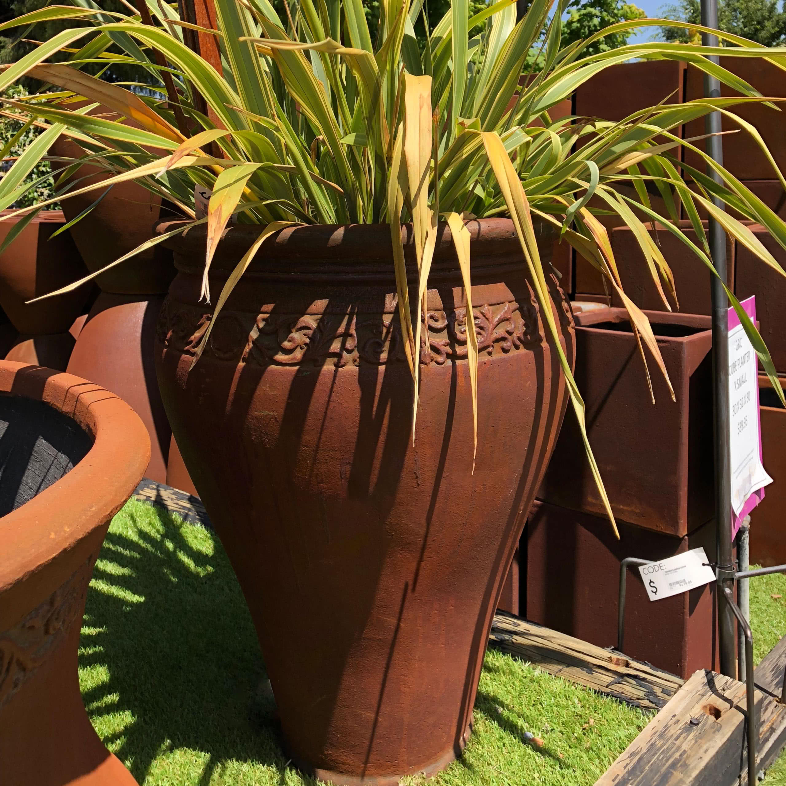 Provence Urn